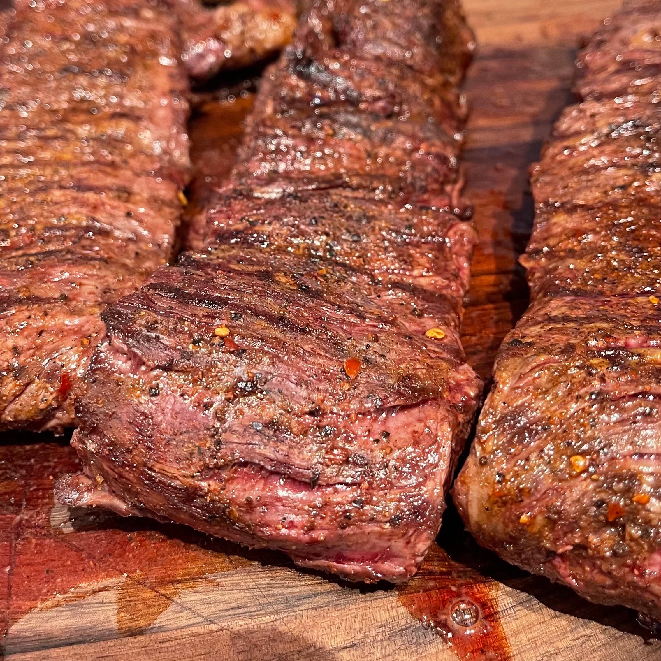 LIL' BIT HOT - GRILLED SKIRT STEAK – Dads That Cook
